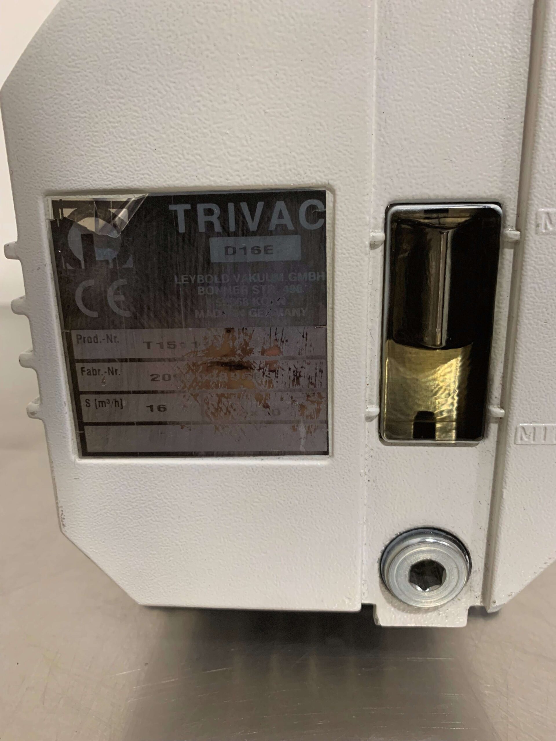 Trivac Vacuum Pump D16E | BaneBio