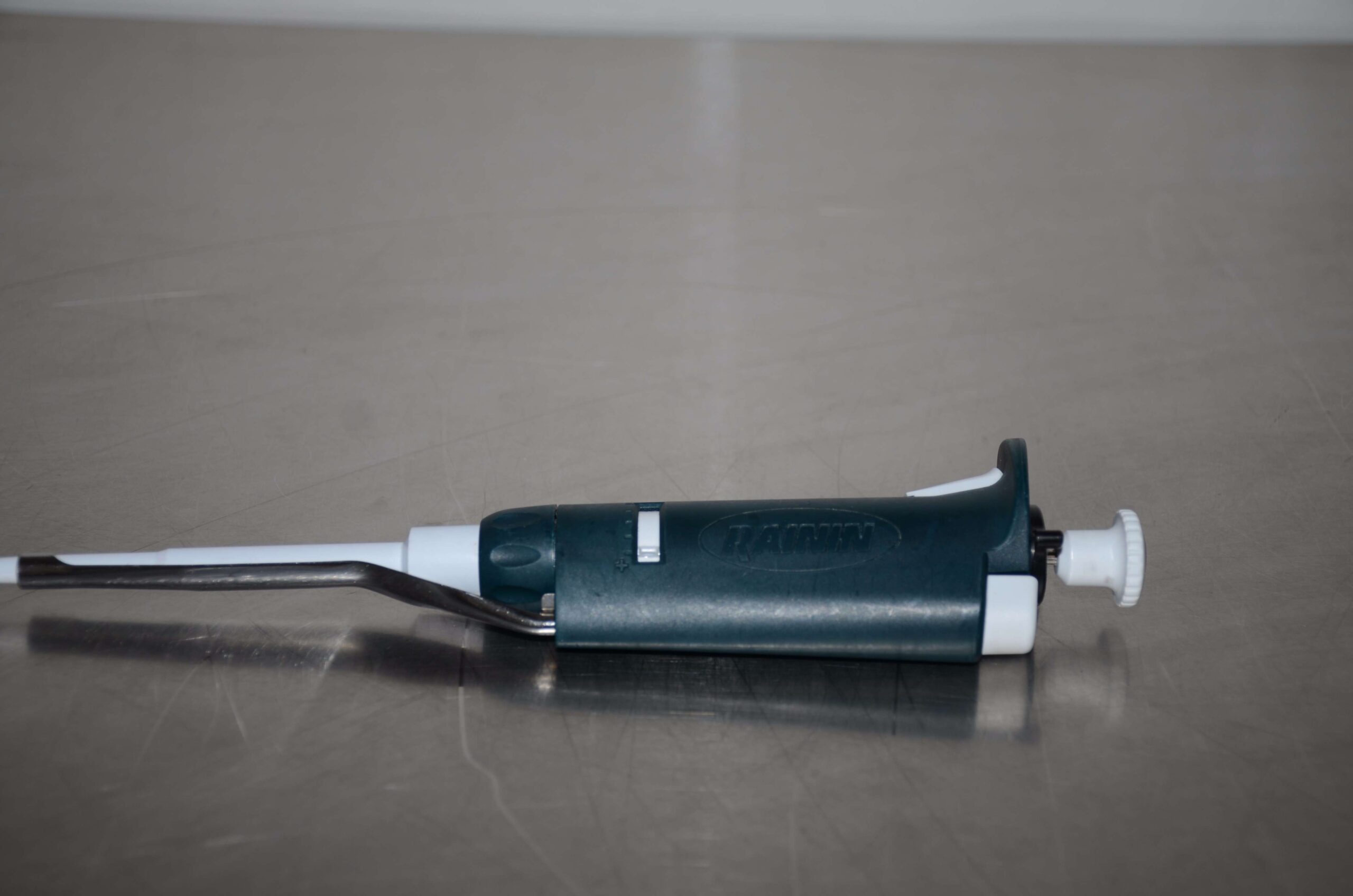 Rainin Pipet-Plus Single Channel Pipette R200 (20-200µL) | BaneBio