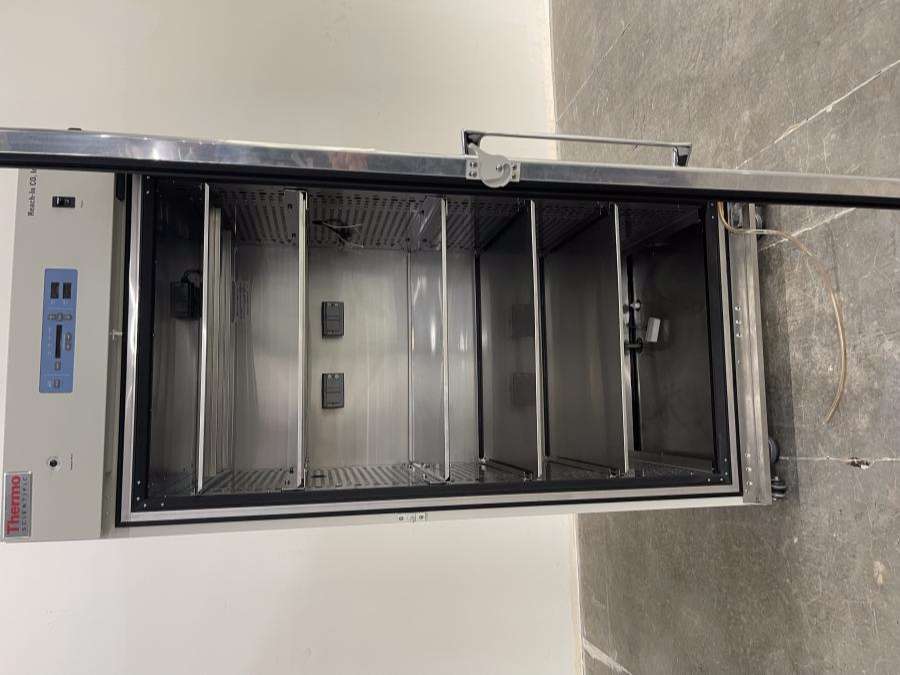 Thermo Fisher Large-Capacity Reach-In CO2 Incubator 3950 | BaneBio