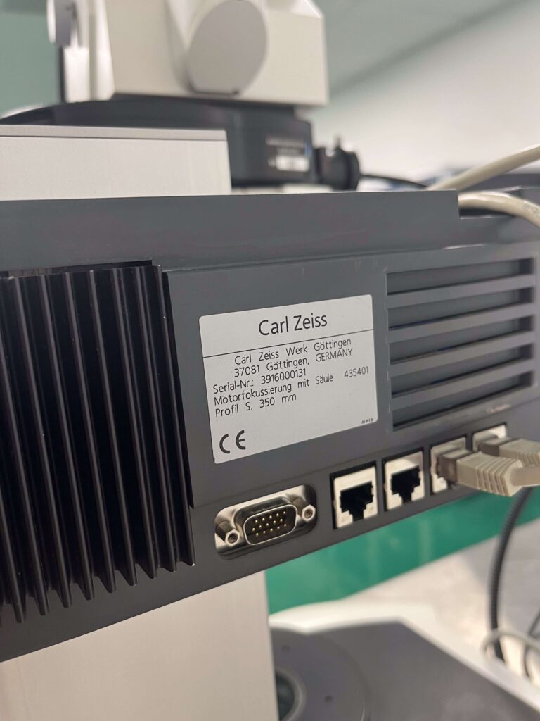 Zeiss Microscope with accessories SteREO Discovery V12 | BaneBio