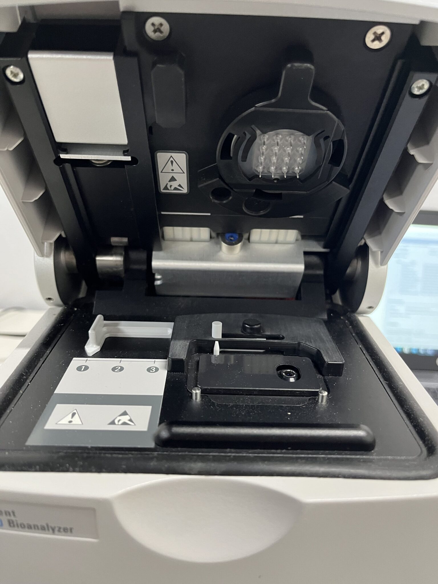 Agilent 2100 Bioanalyzer System G2938C | BaneBio