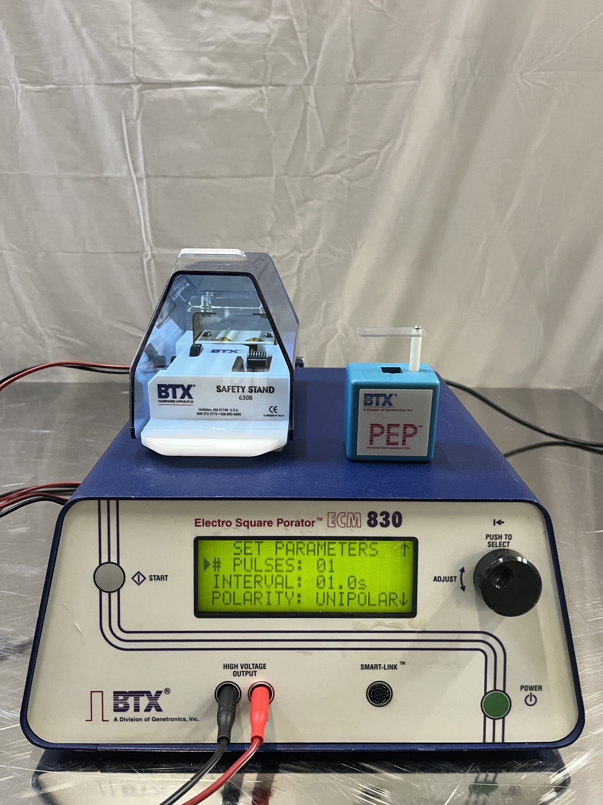 BTX Square Wave Electroporation System ECM 830 | BaneBio